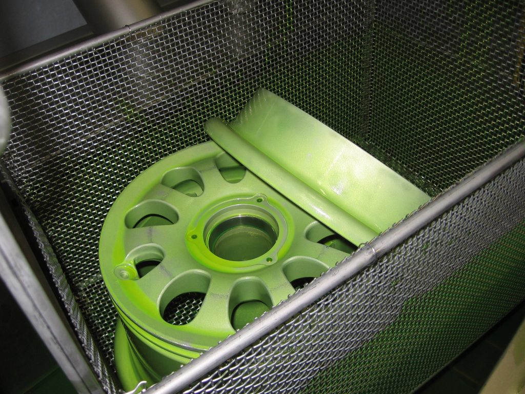 NDO Penetrant Onderzoek/Inspecties - Tiat Europe B.V. NDO Penetrant Onderzoek/Inspecties - Tiat Europe B.V.